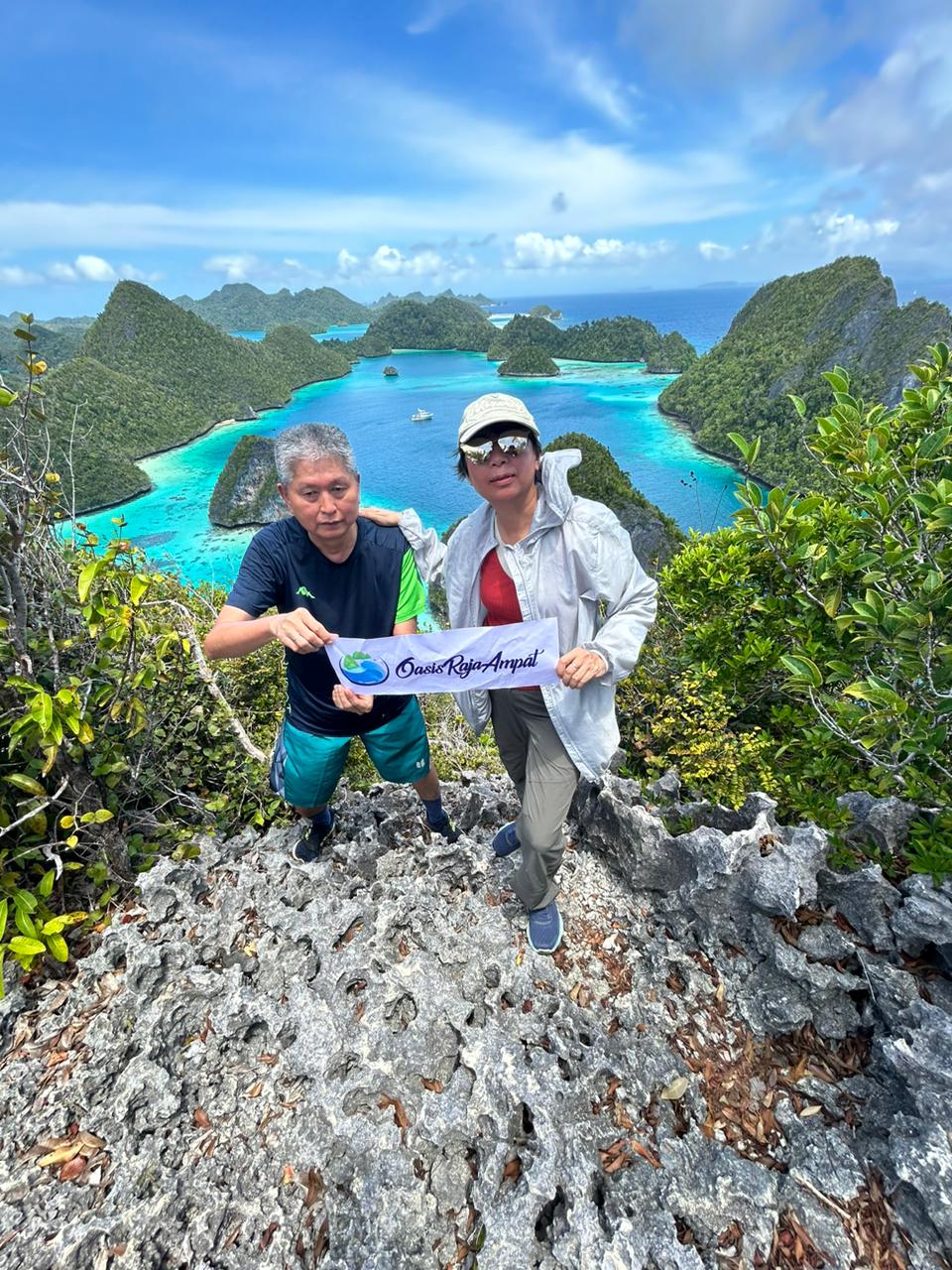 Paket Liburan Raja Ampat One Day Tour Wisata 2024