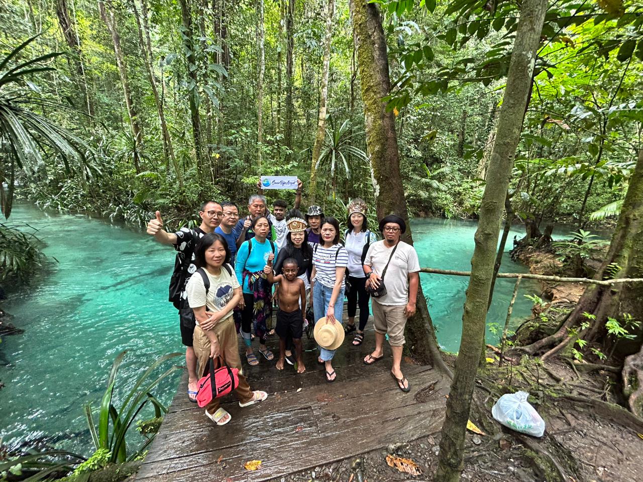 paket tour 3 hari 2 malam wisata raja ampat UPDATE October 2025