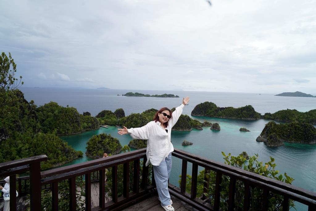 Paket Open Trip Raja Ampat 1 Hari Piaynemo dari Sorong OASIS