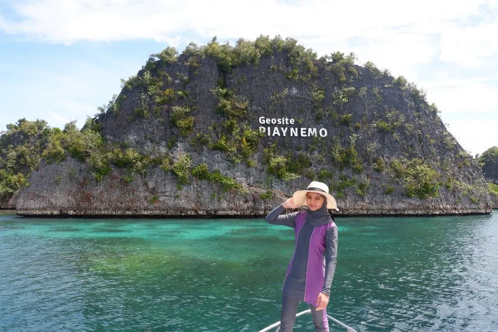 Paket Tour 2 Hari 1 Malam Raja Ampat Terlaris START SORONG